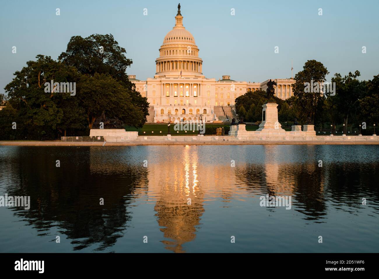 US Capitol Building and Reflecting Pool Stock Photo - Alamy