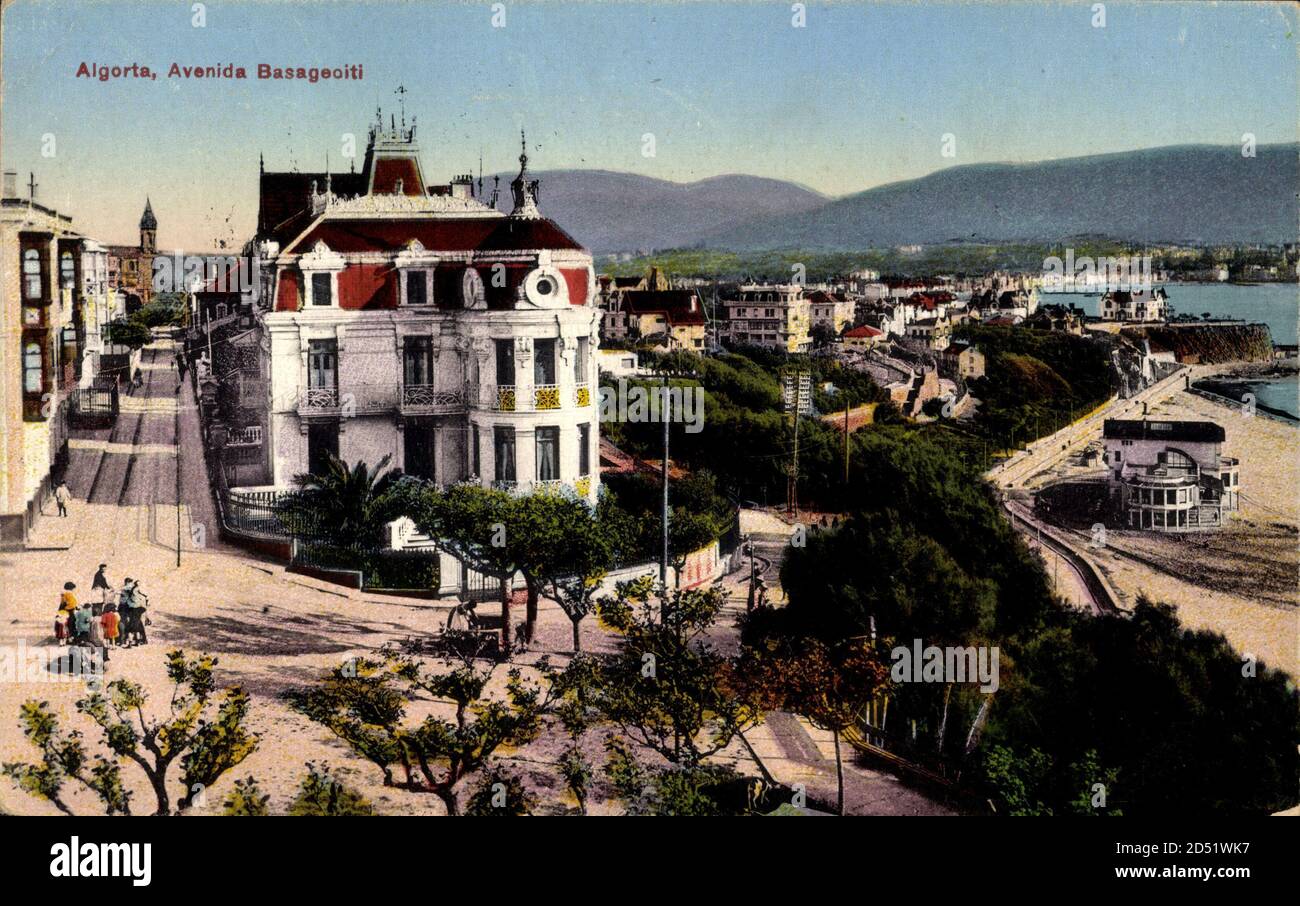 Algorta Uruguay, Avenida Basageoiti, Stadtansicht, Passanten | usage ...