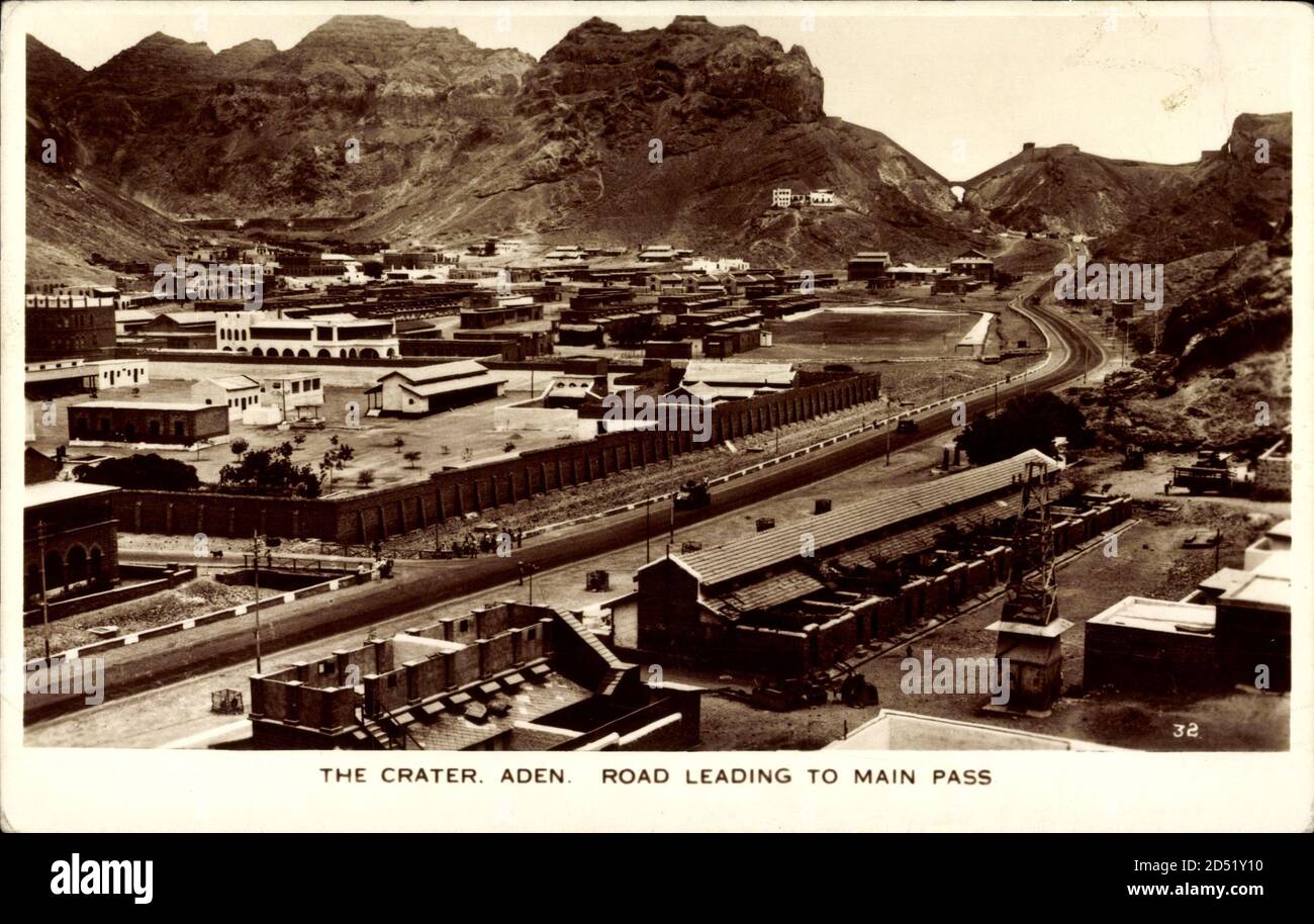 Aden Jemen, general view of the Crater, Road Leading to Main Pass ...