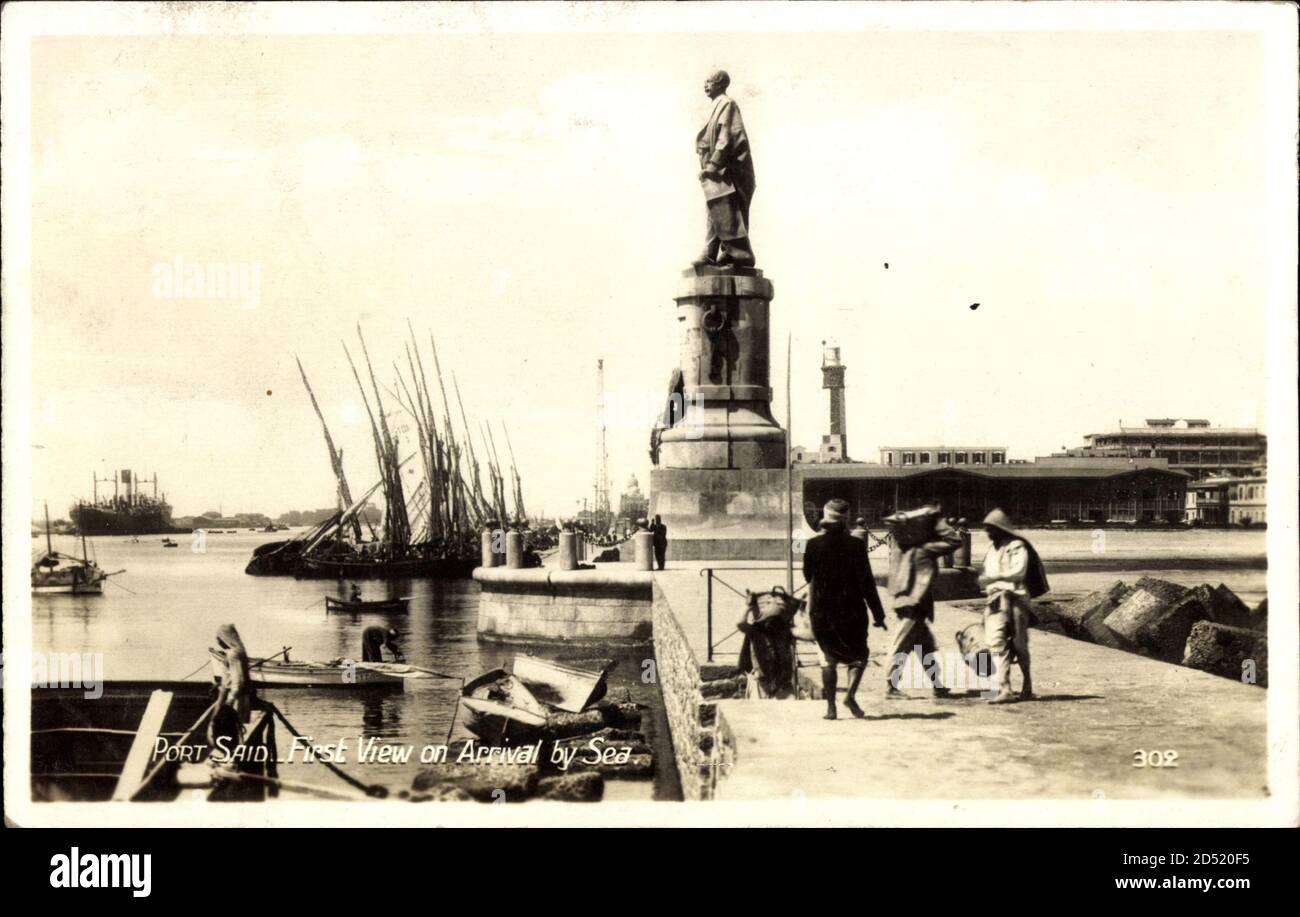 Port Said Ägypten, First view on arrival by Sea, Denkmal am Hafen ...