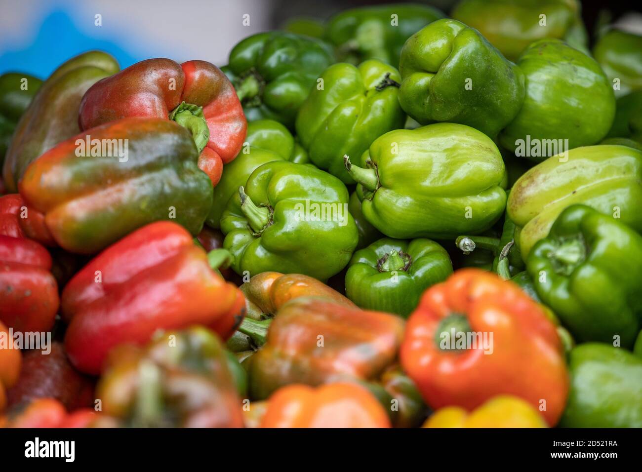 Bell Peppers on display at a farmers market Stock Photo - Alamy