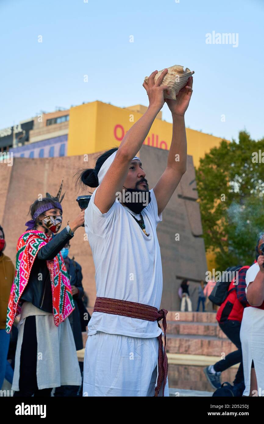 Conch shell blowing hi-res stock photography and images - Alamy