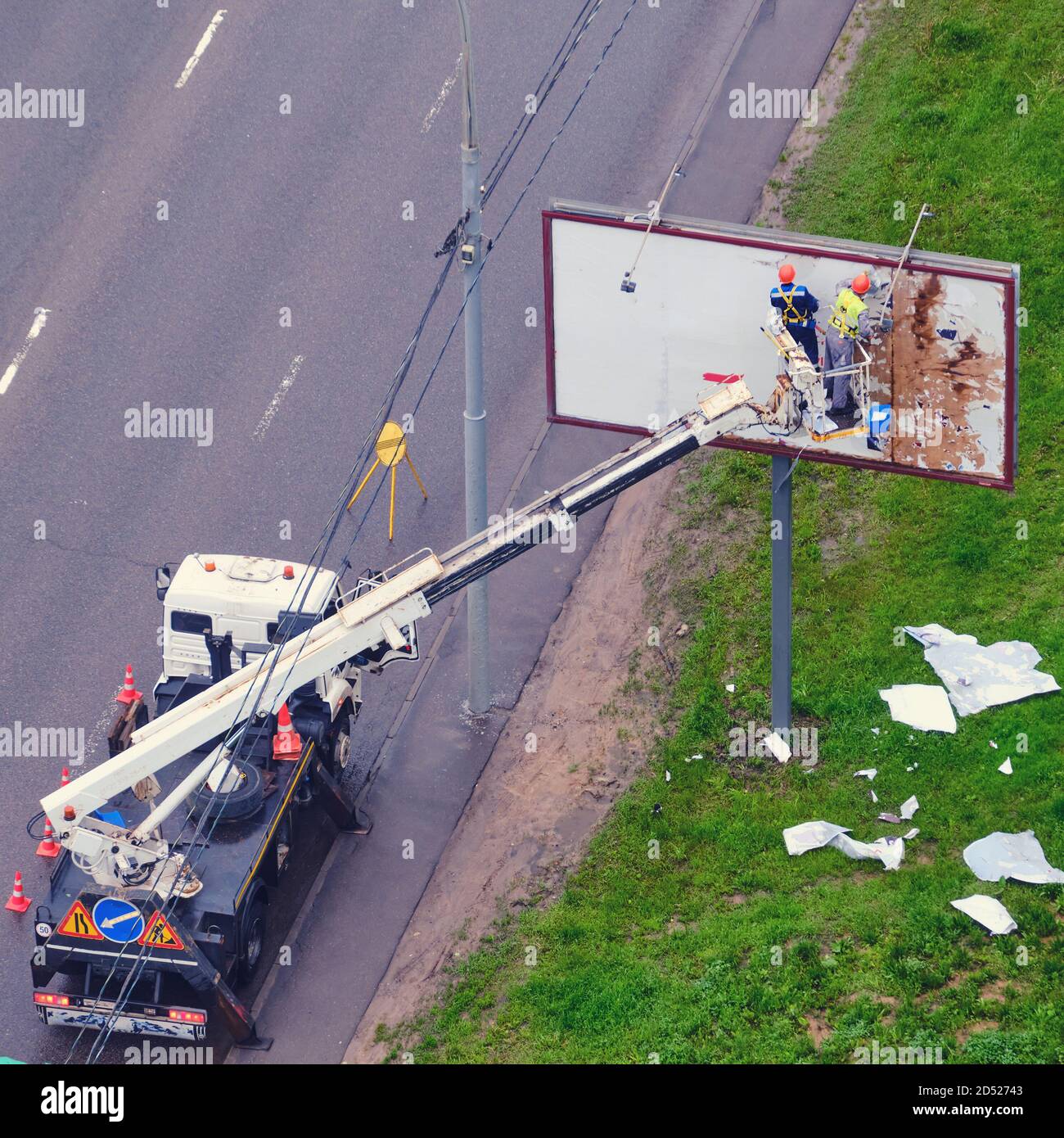 Installing billboard hi-res stock photography and images - Alamy