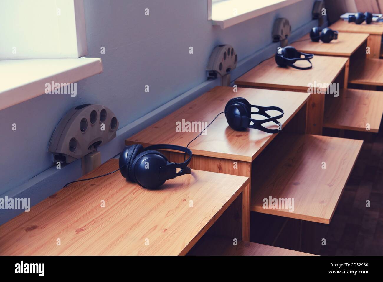 Abandoned computers hi-res stock photography and images - Alamy