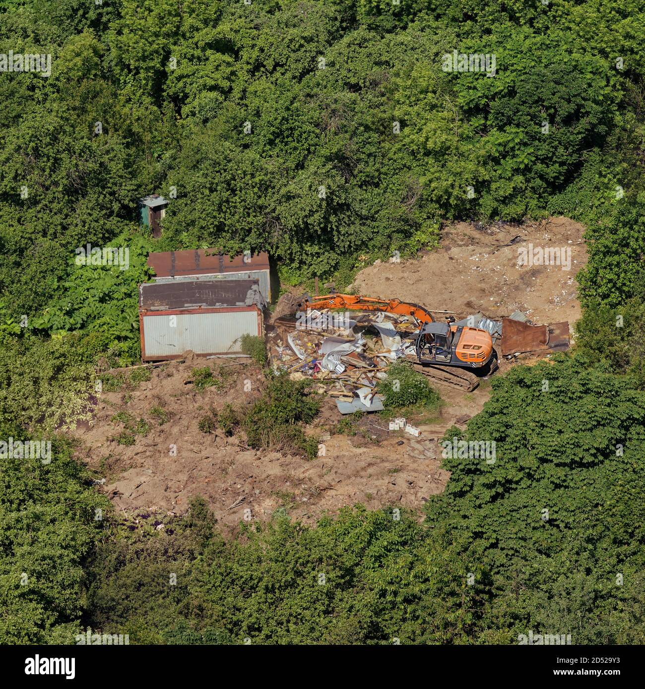 Destruction in illicit construction hi-res stock photography and images ...