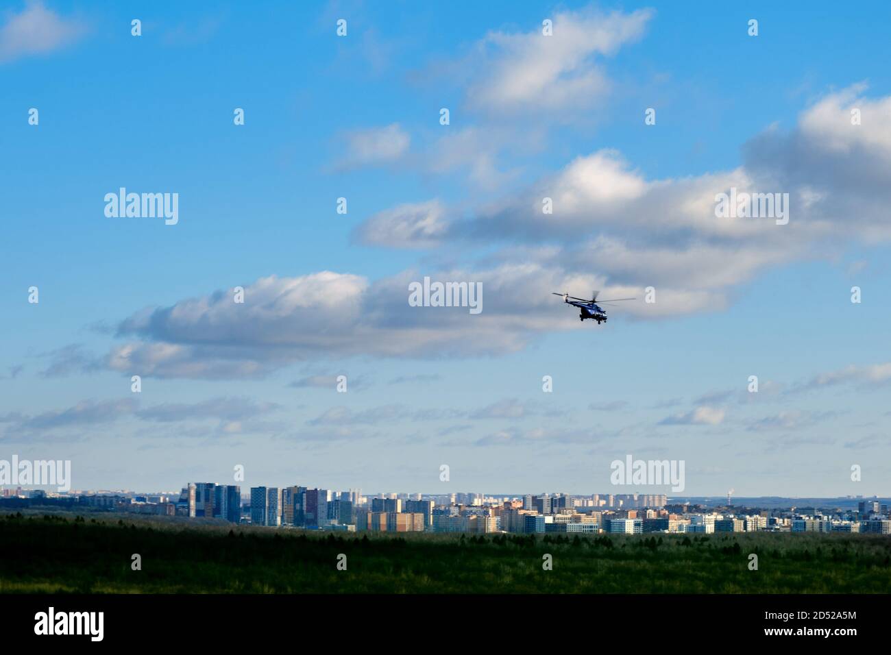 Helicopter through the tree hi-res stock photography and images - Alamy