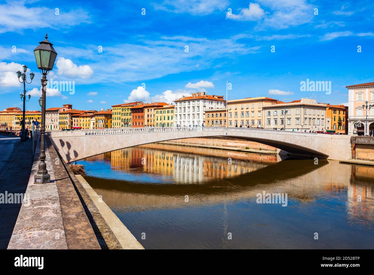 Ponte Solferino bridge and colorful houses at the Arno river waterfront ...
