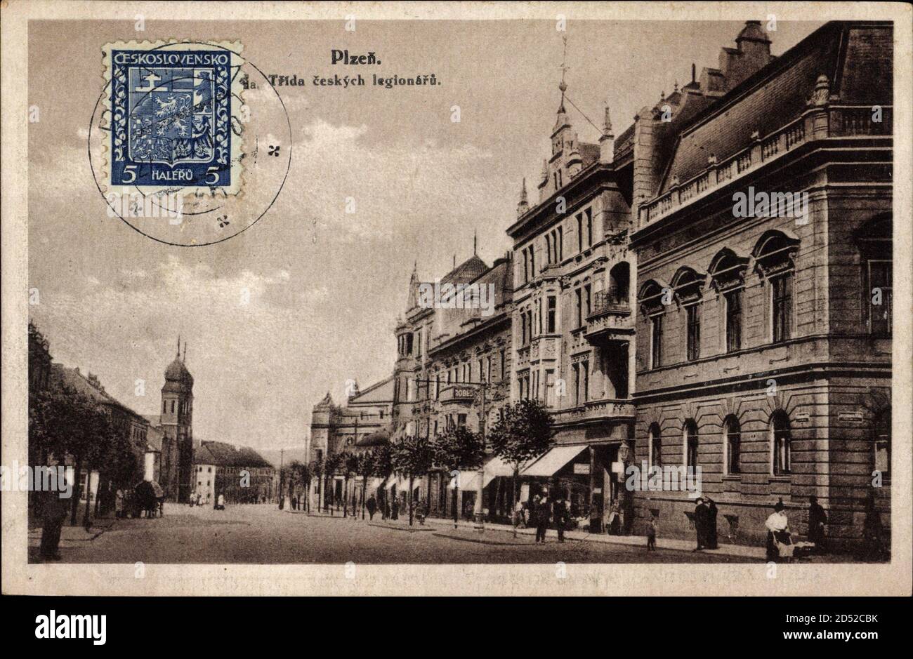 Plzen Plzensky kraj, Blick in eine Straße, Kirchturm, Passanten | usage ...