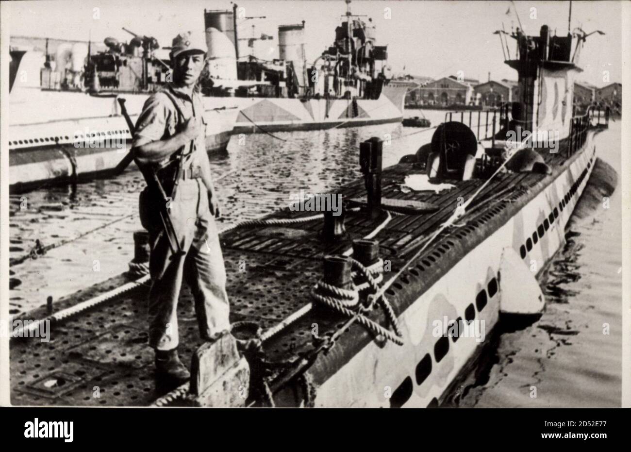 Italienisches U Boot, Nautilo, Matrose mit Gewehr, Sommergibile | usage ...