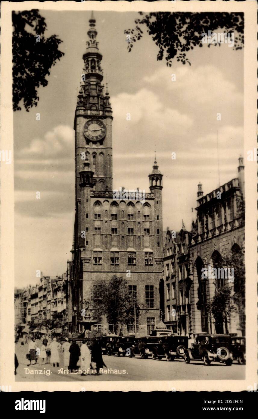 Danzig, Straßenpartie mit Blick auf Artushof und Rathaus | usage ...