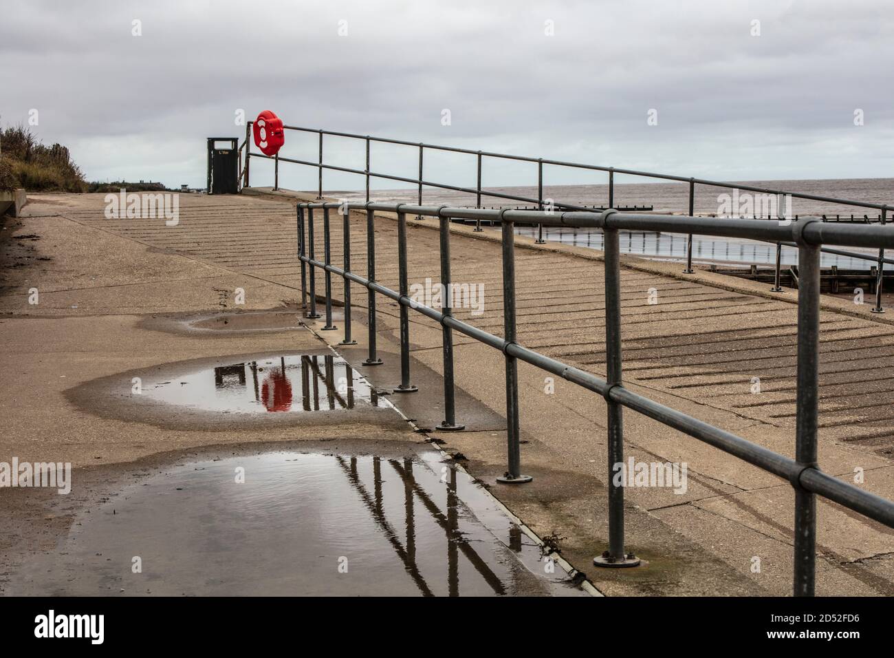 Skegness town seafront hi-res stock photography and images - Alamy