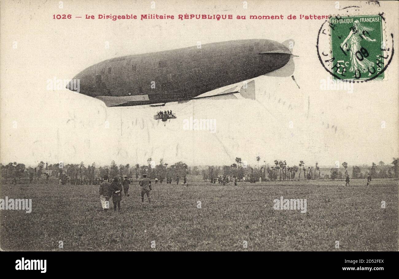 Le Dirigeable Militaire République au moment de l'atterr, Zeppelin ...