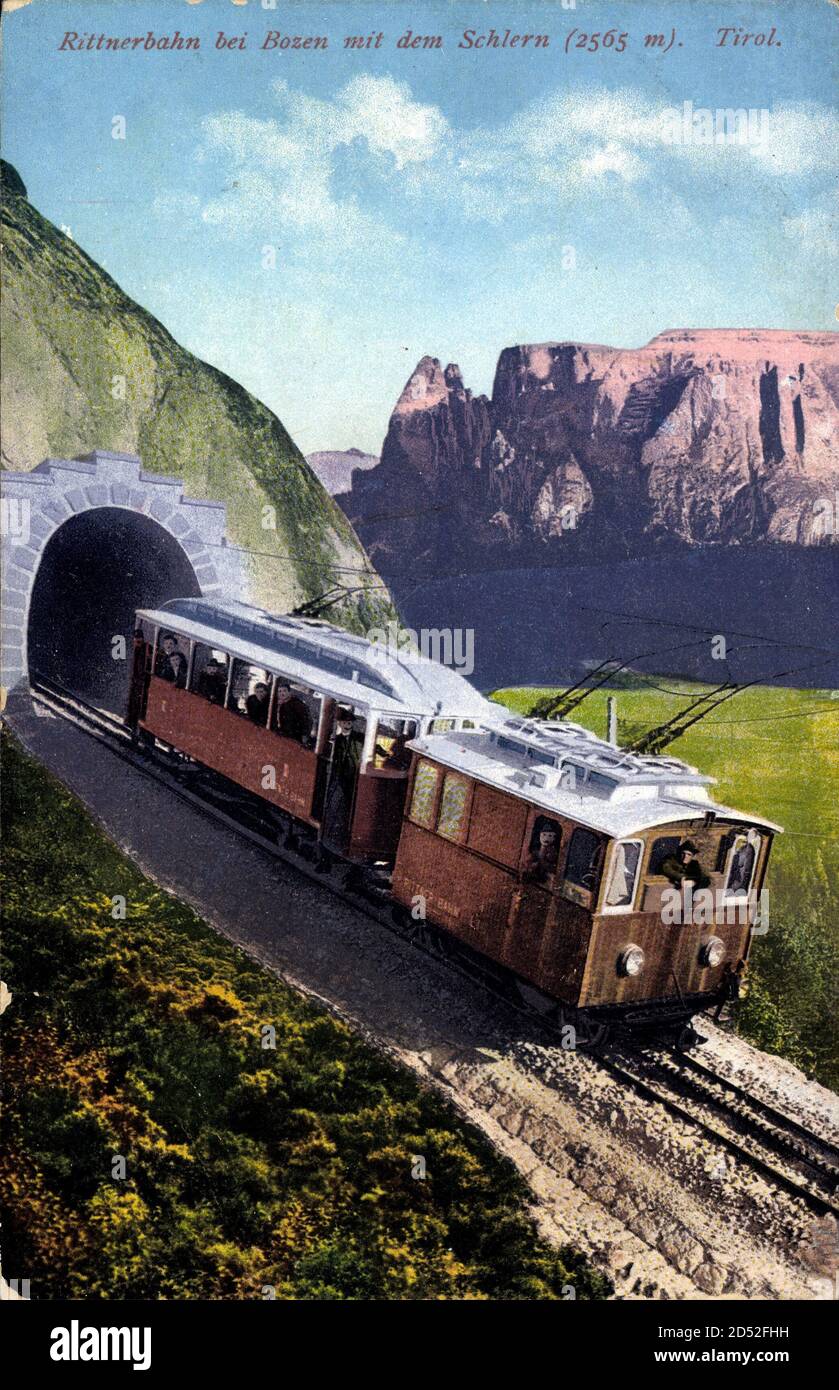 Tirol, Rittnerbahn bei Bozen mit dem Schlern, Fahrgäste | usage ...