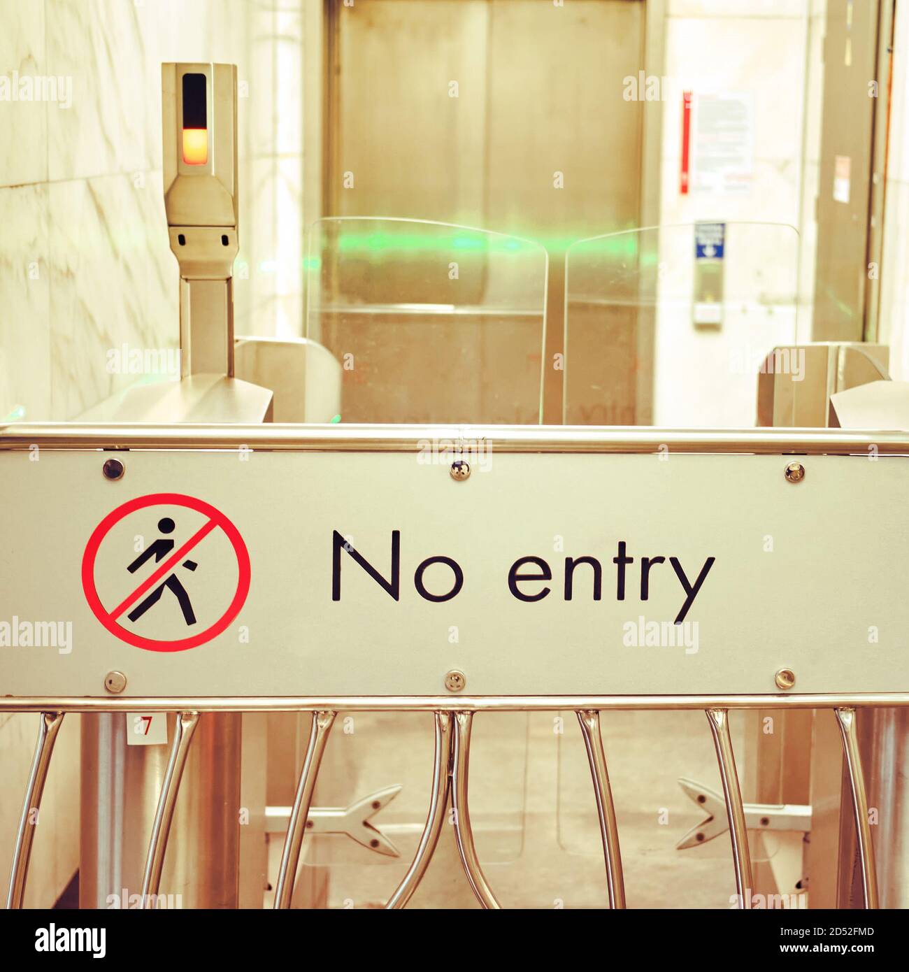 Hall closed public sign hi-res stock photography and images - Alamy