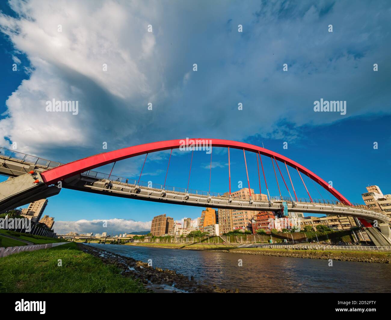 Afternoon view of the beautiful Rainbow Bridge at Taipei, Taiwan Stock ...
