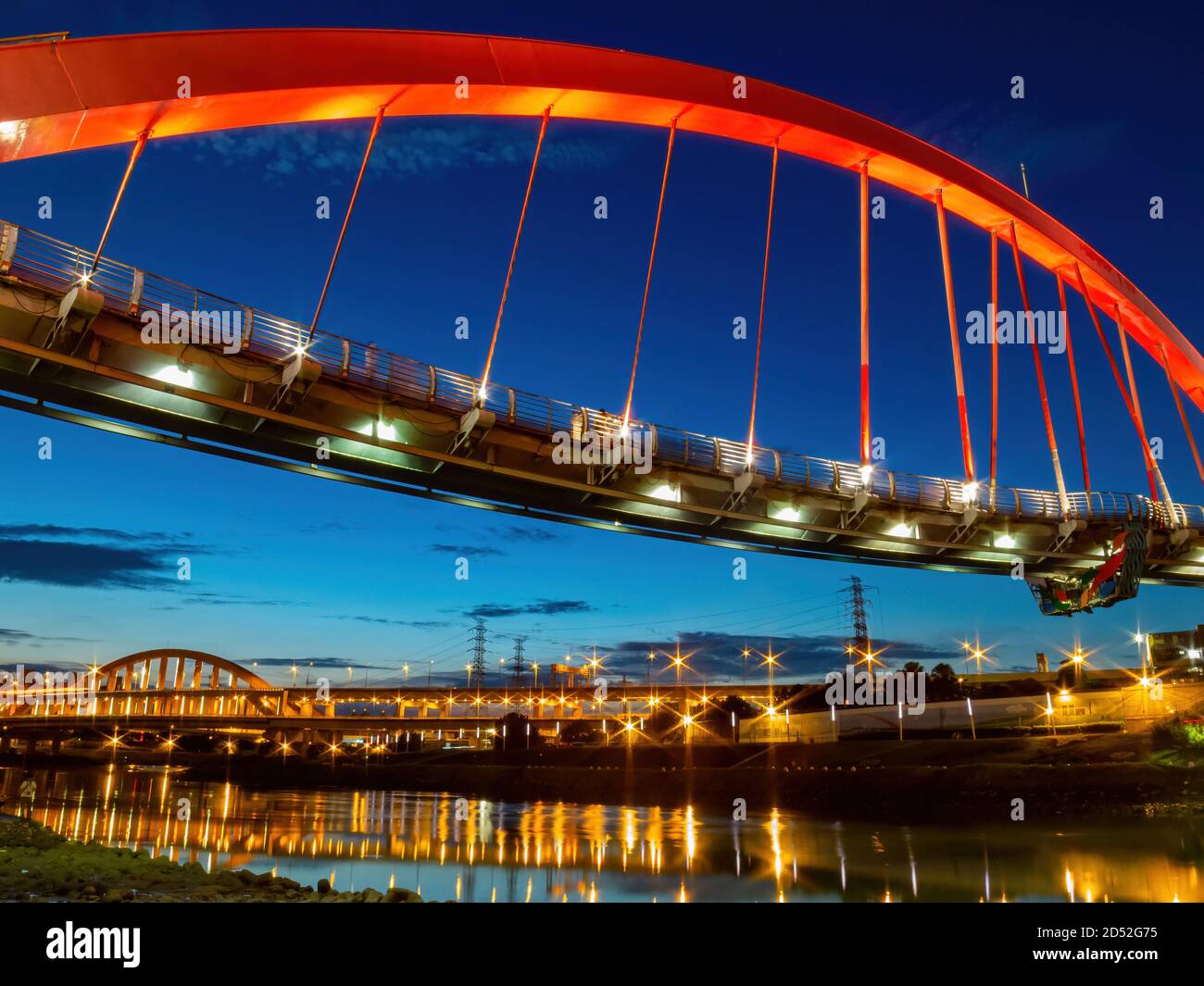 Twilight view of the beautiful Rainbow Bridge at Taipei, Taiwan Stock ...