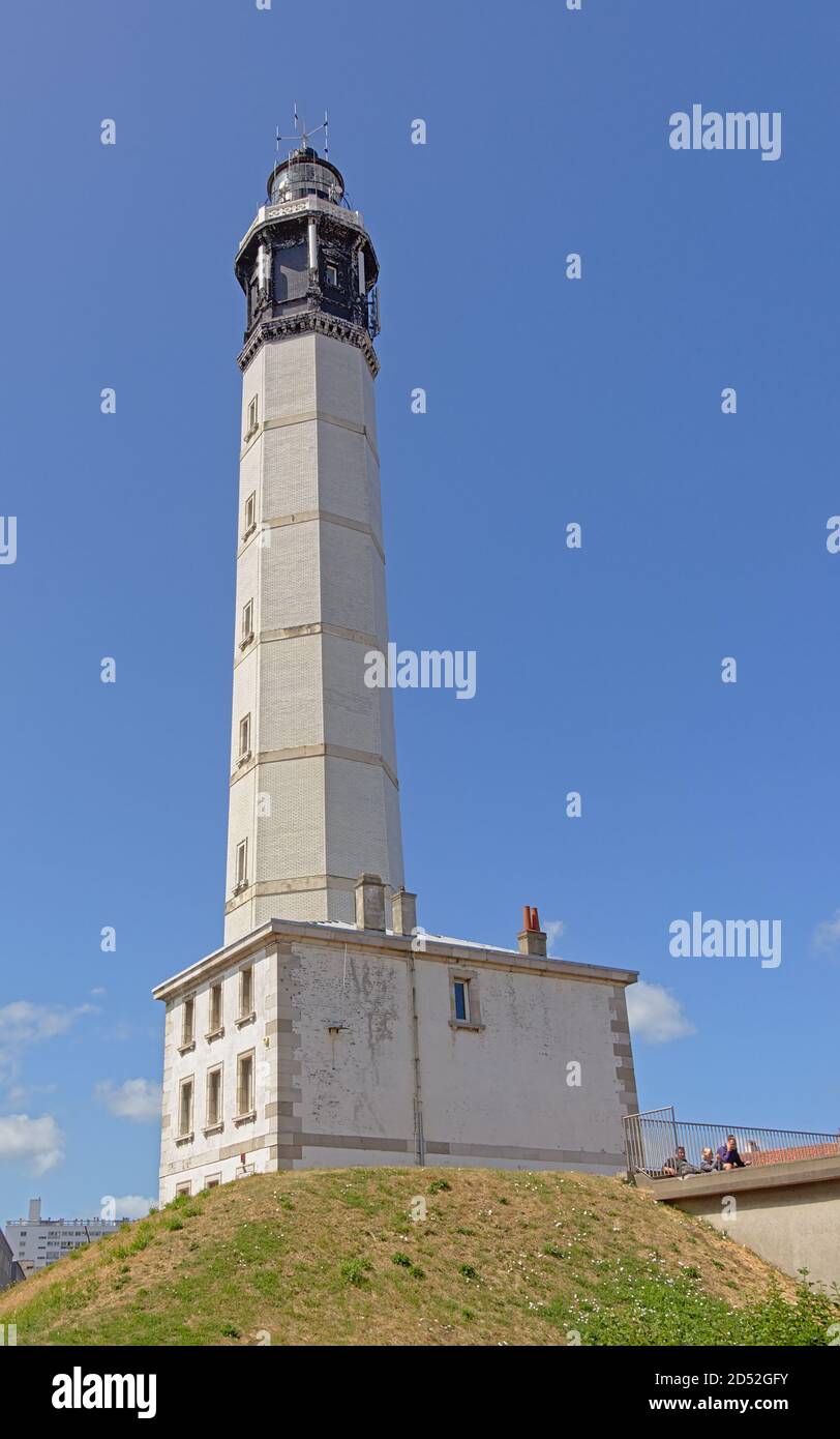 Calais port lighthouse hi-res stock photography and images - Alamy