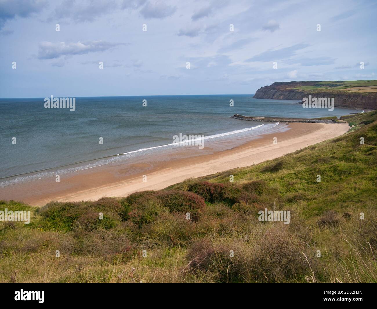 Skinningrove jetty hi-res stock photography and images - Alamy