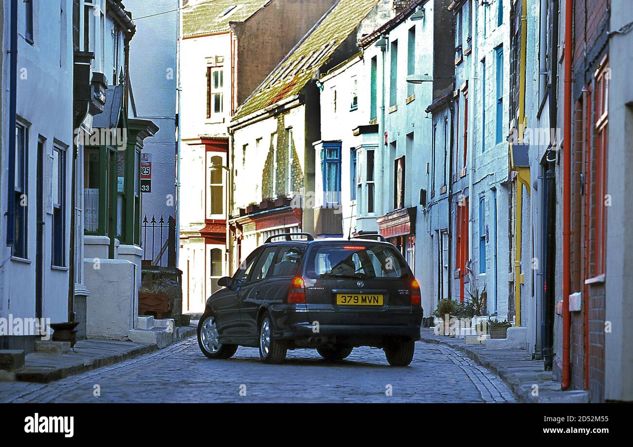 Vauxhall Vectra V6 estate car 2000 Stock Photo - Alamy