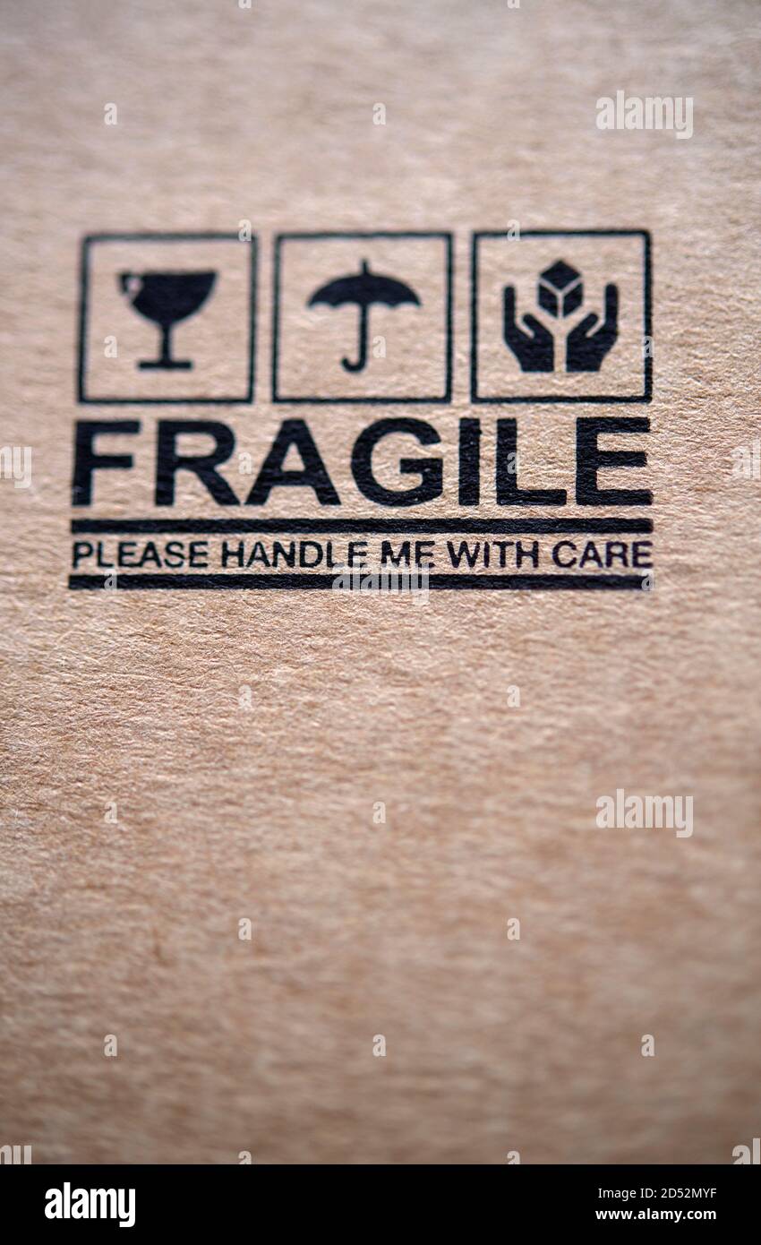 Fragile label hi-res stock photography and images - Alamy