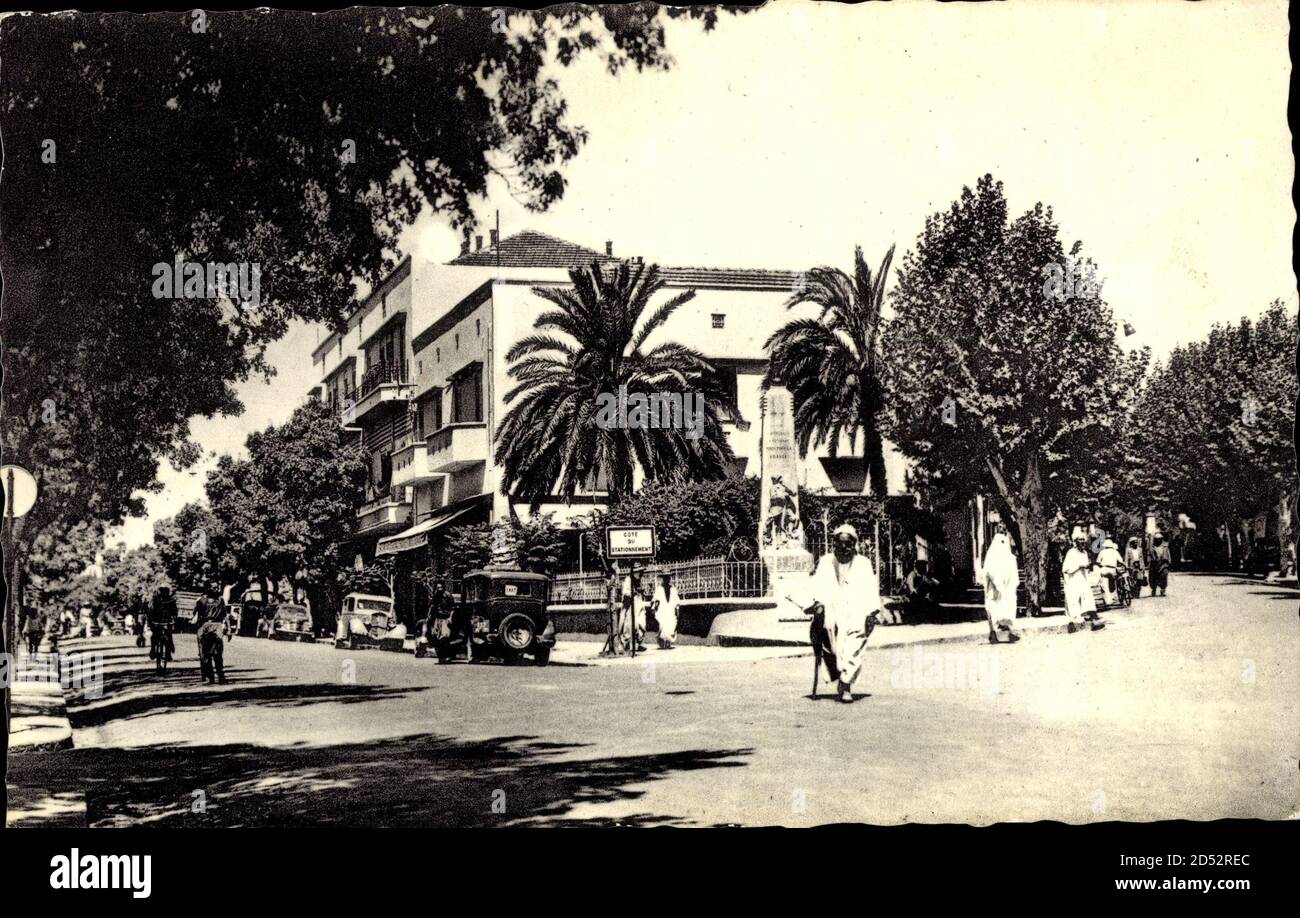 Affreville Algerien, Blick in die Rue Monseigneur Affre, Palmen ...