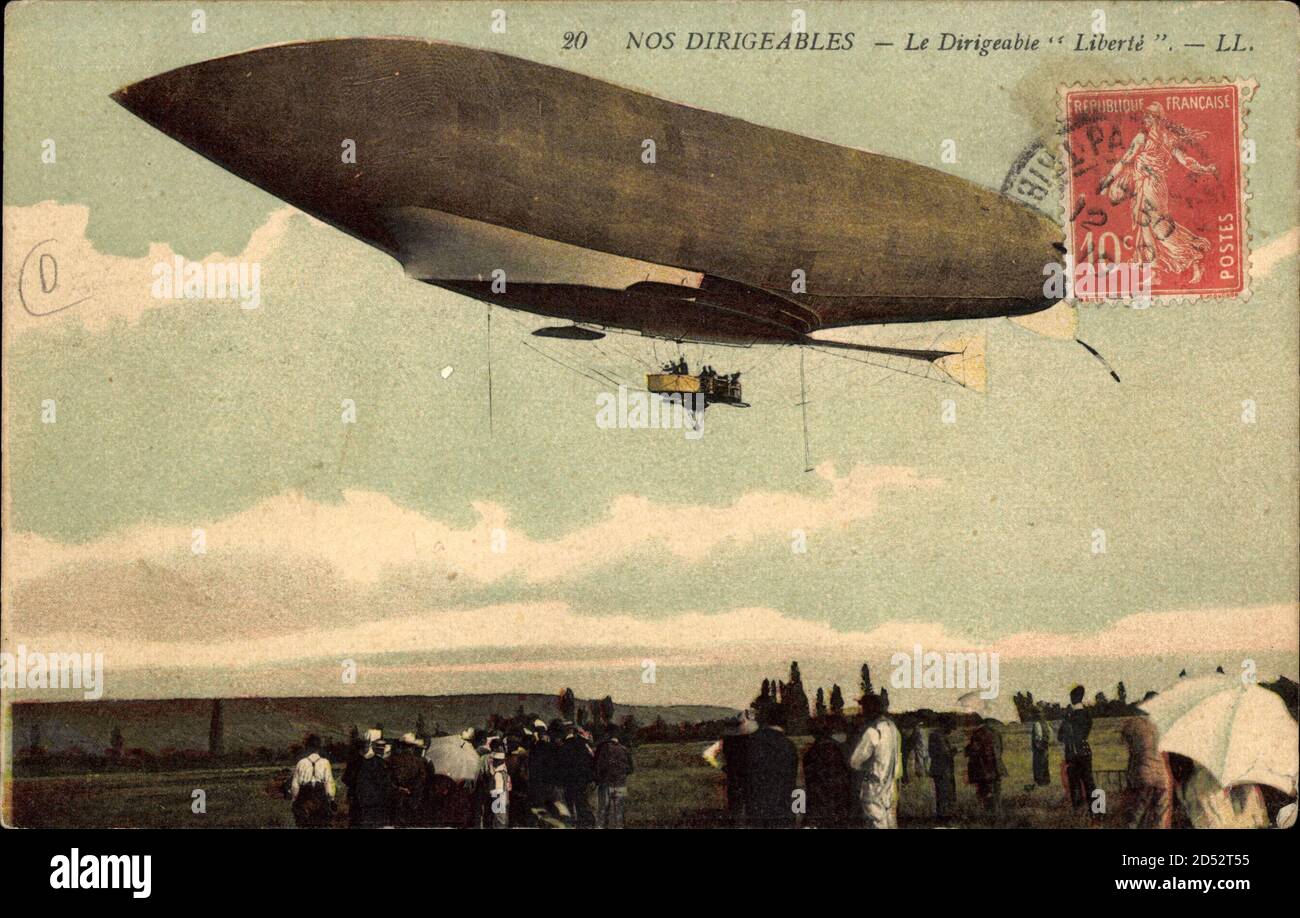 Zeppelin dirigeables hi-res stock photography and images - Alamy