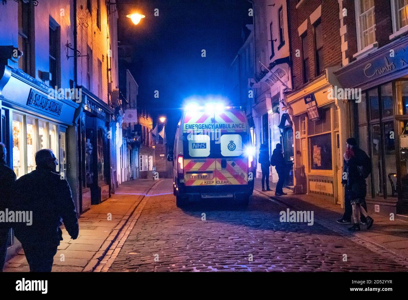 Streets of whitby hi-res stock photography and images - Alamy