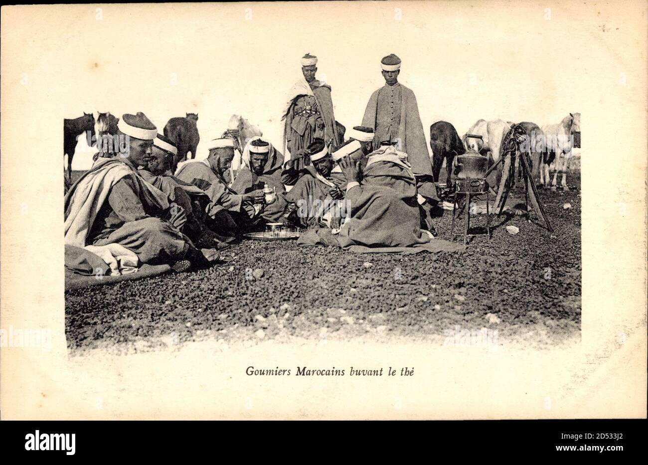 Goumiers Marocains buvant le the, Soldanten bei der Teezeremonie ...