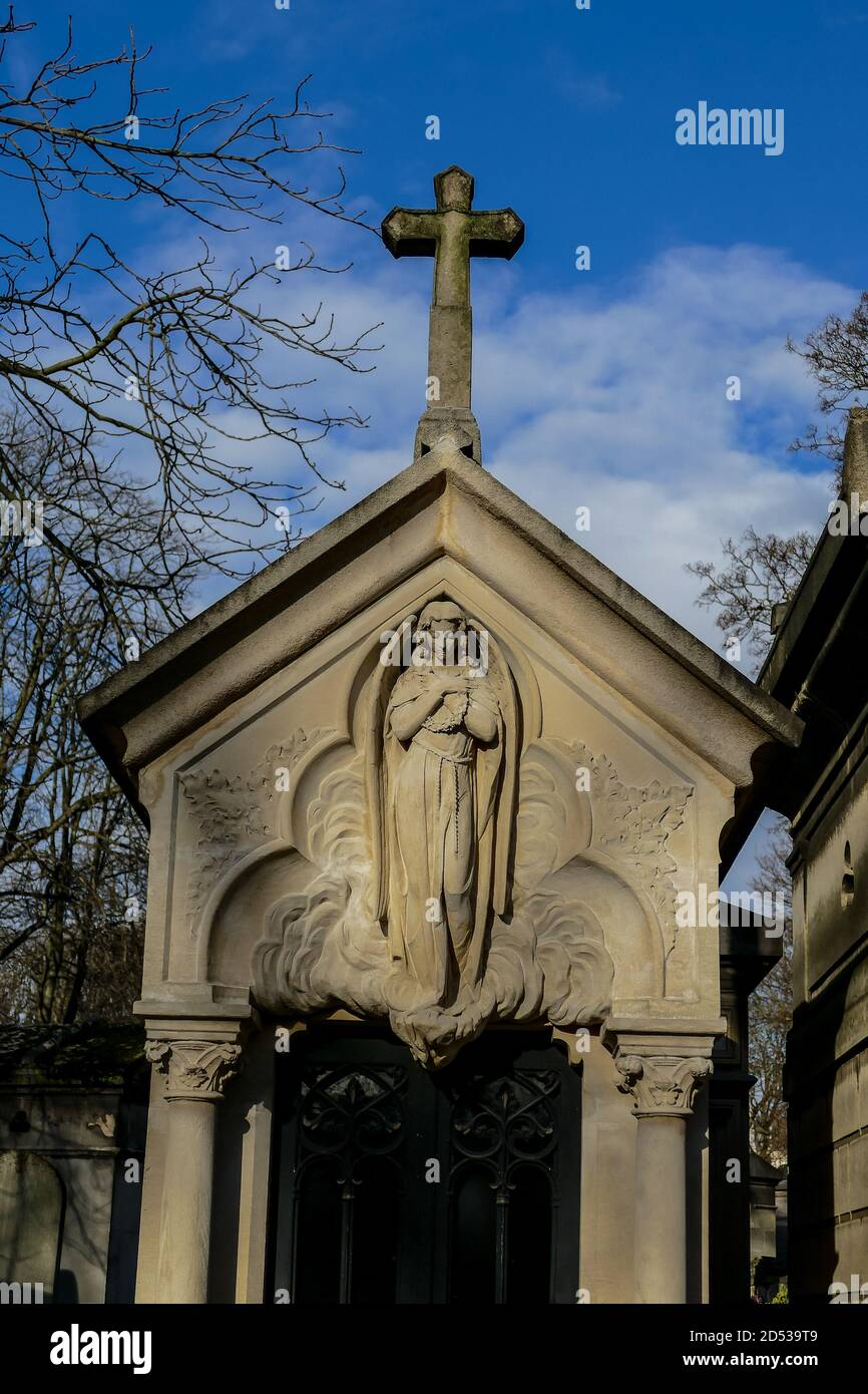Cimetiere du Pere Lachaise typical french cemetery, Photo image a ...
