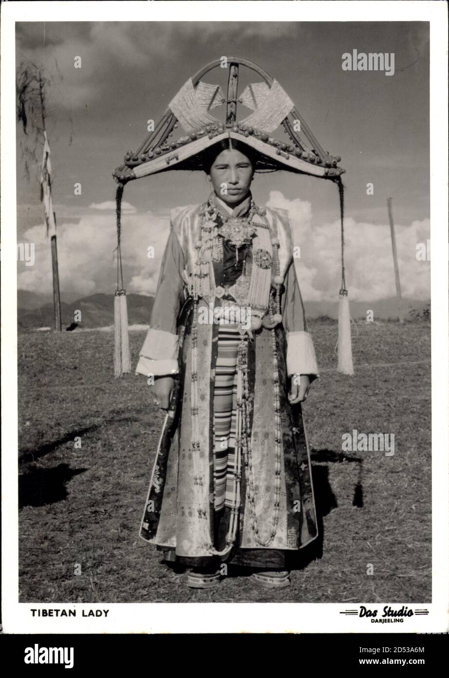 Tibetan Lady, Tibetische Frau in traditioneller Landestracht | usage ...