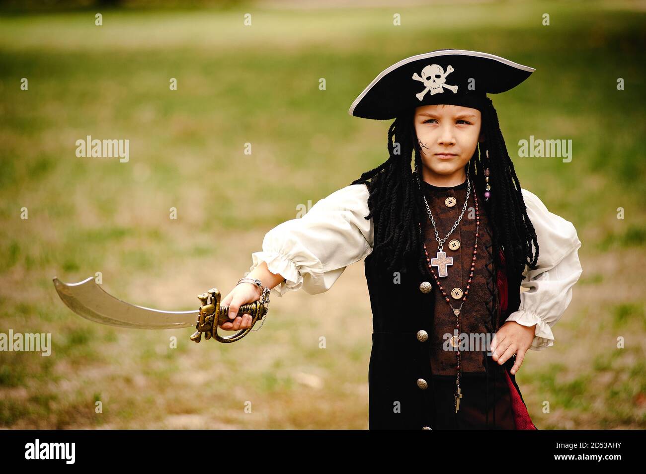 Boy wearing pirate costume hi-res stock photography and images - Alamy