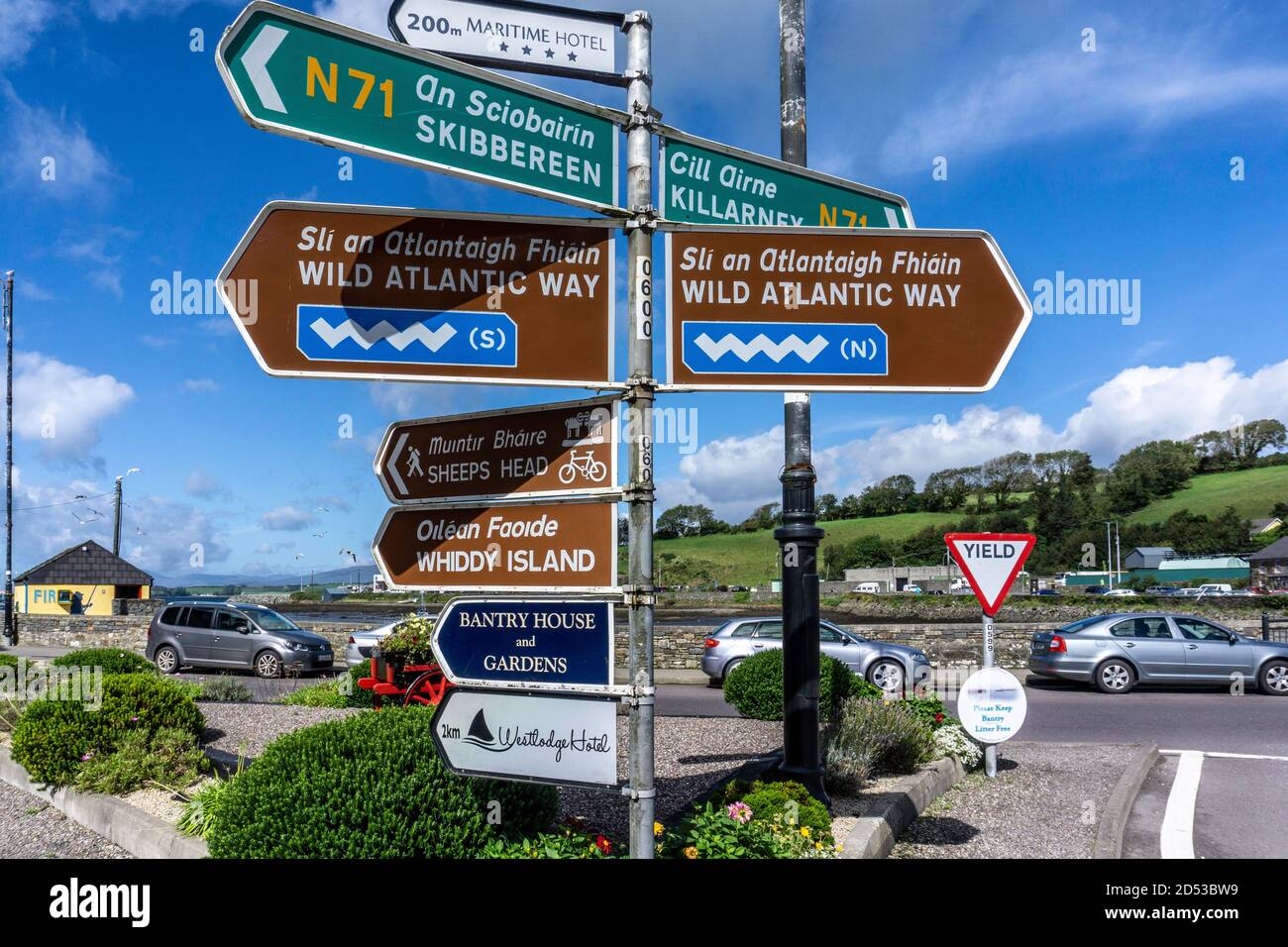 Route map sign hi-res stock photography and images - Alamy