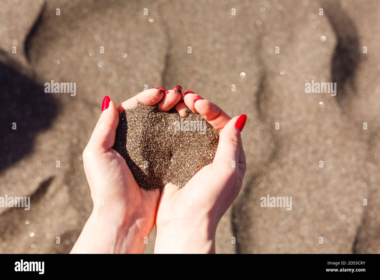 Sand pouring out hi-res stock photography and images - Alamy