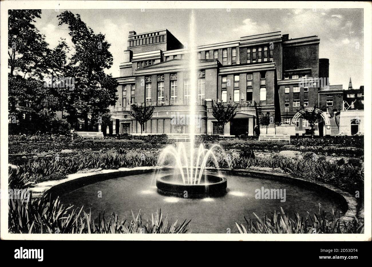 Teplice Teplitz Schönau Reg. Aussig, Stadttheater mit Leuchtbrunnen ...