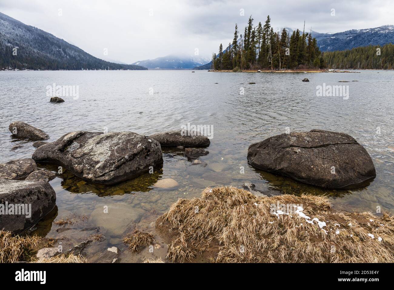 Still lake winter hi-res stock photography and images - Alamy