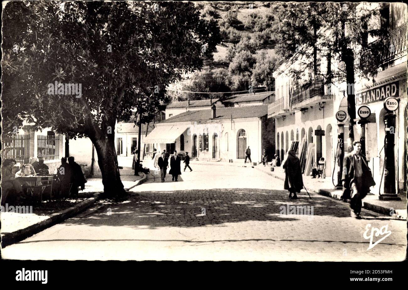 Sidi Aich Algerien, Rue Principale, Passanten, Häuser, Straßenpartie ...