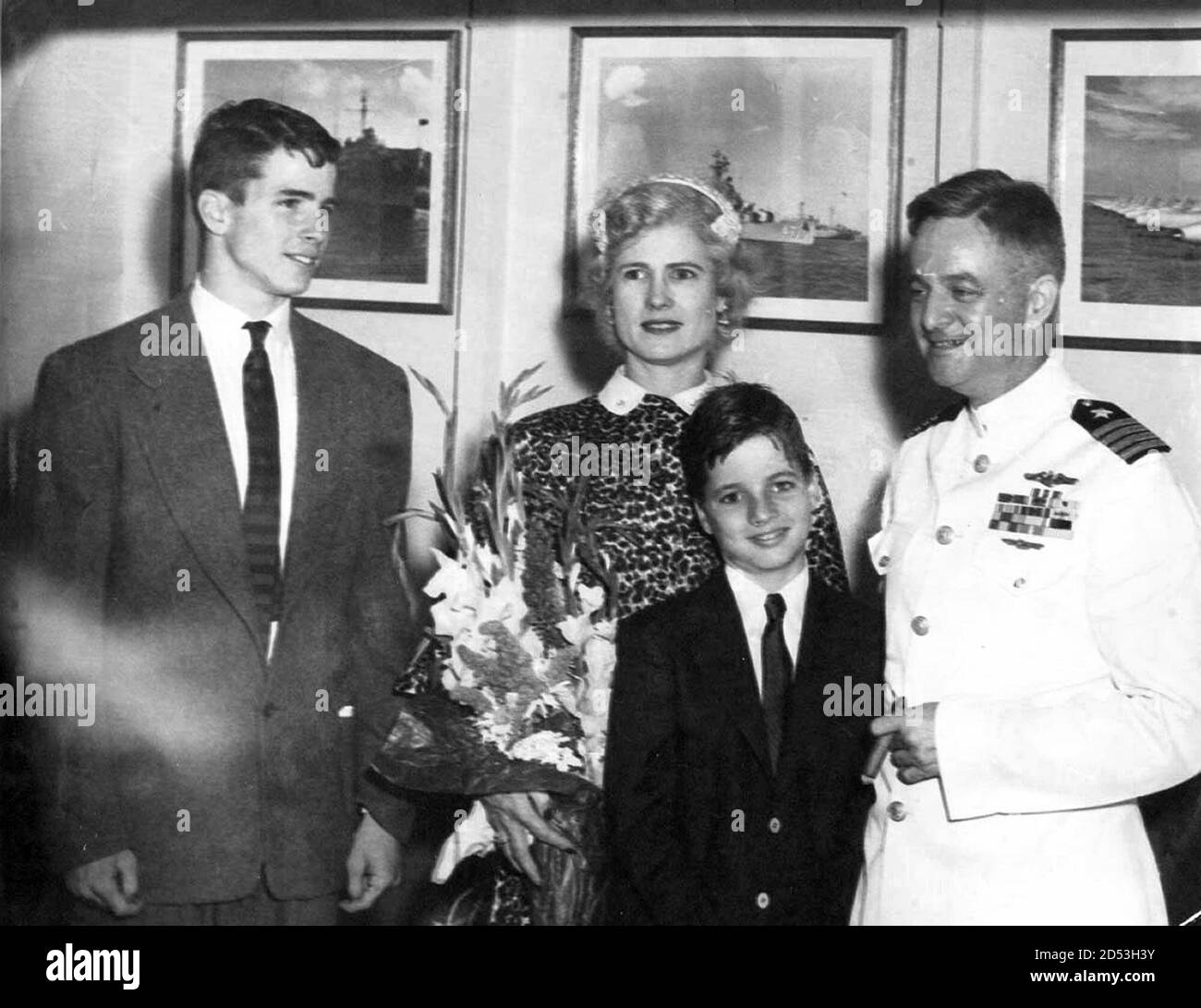 Washington, DC - (FILE) -- Family portrait from the office of United ...