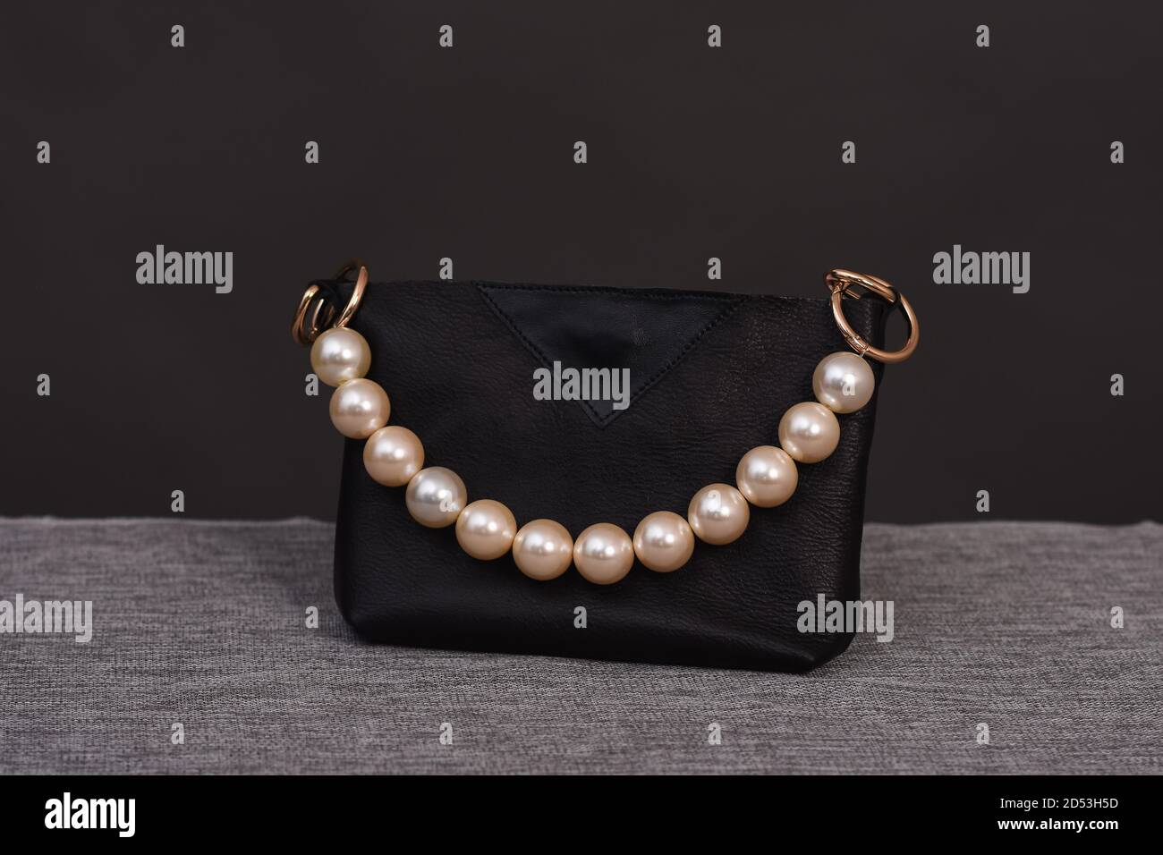 Black bag chain hi-res stock photography and images - Alamy