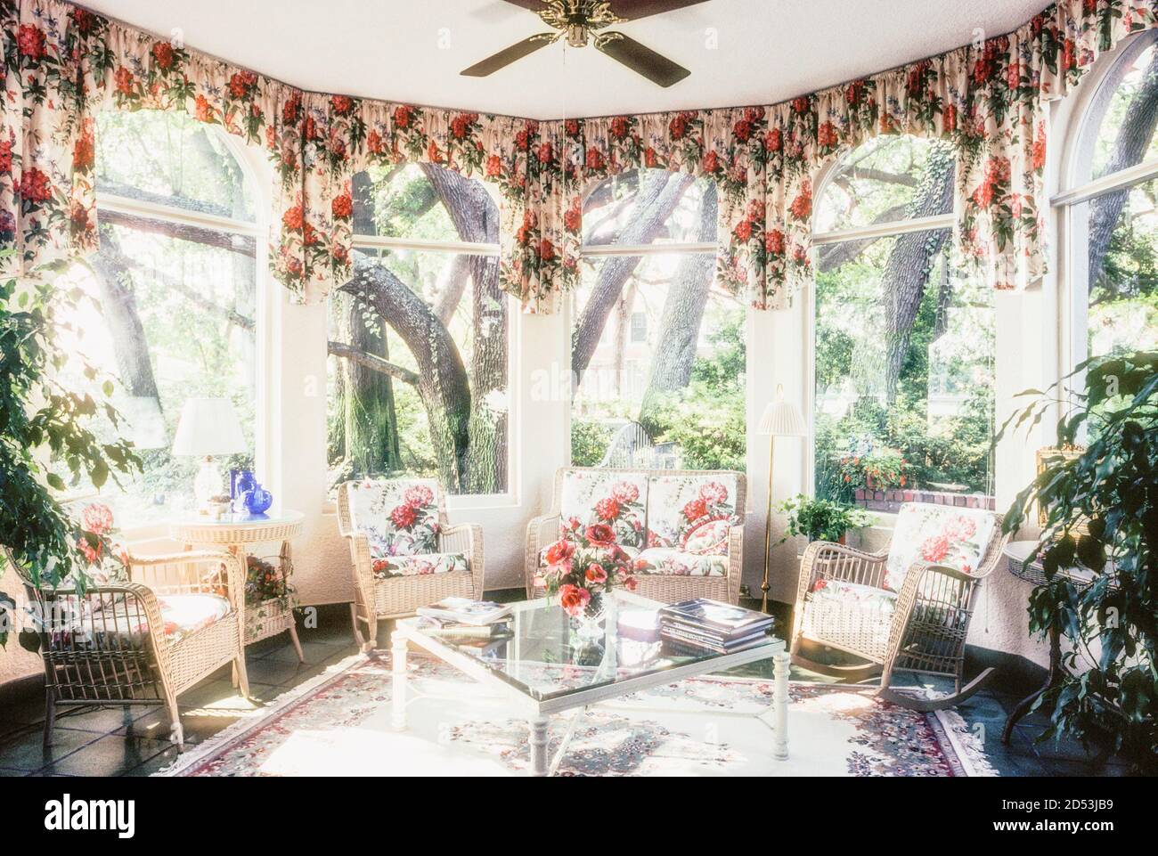 Luxury sunroom hi-res stock photography and images - Alamy
