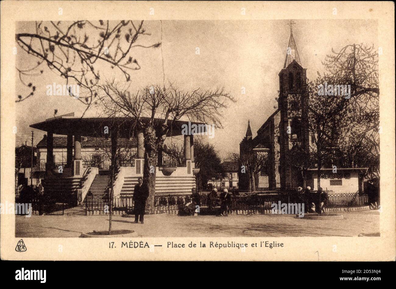 Médéa Algerien, Place de la République et lEglise, Kirche, Pavillon ...