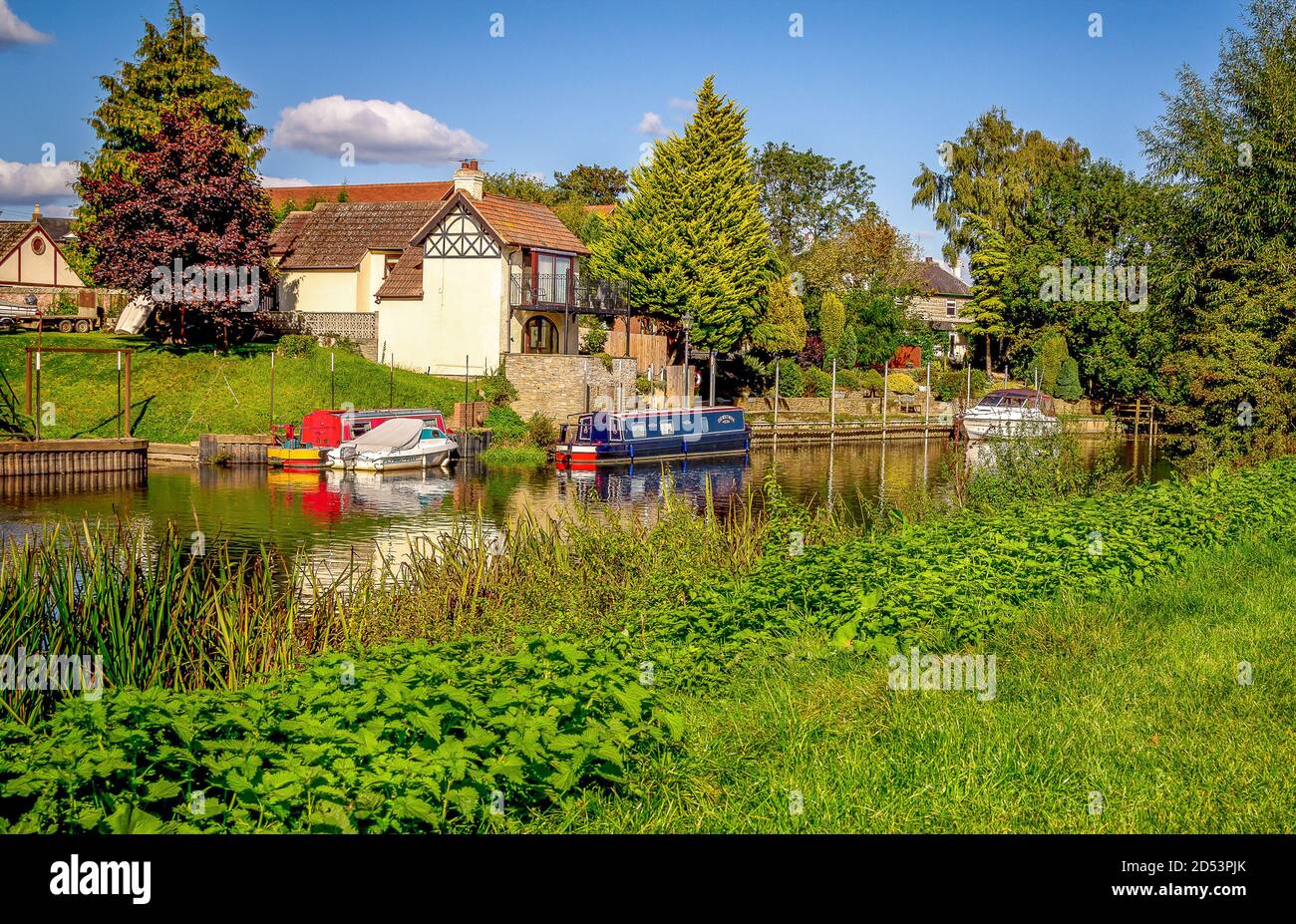 Village riverside hi-res stock photography and images - Alamy