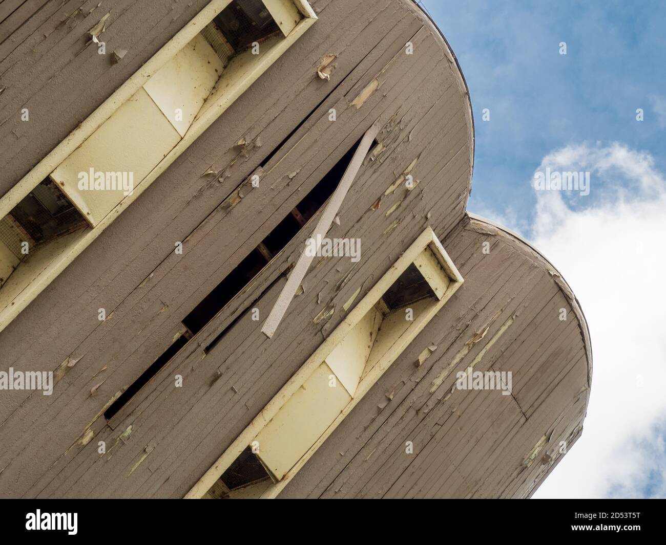 Stage speakers hi-res stock photography and images - Alamy