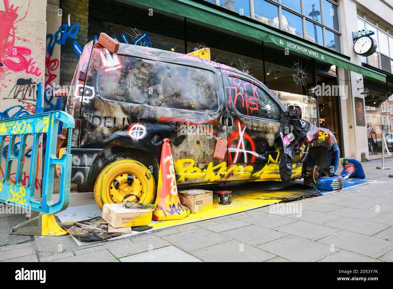 London, UK. 07 October 2020. Art installation of a wrecked car with ...