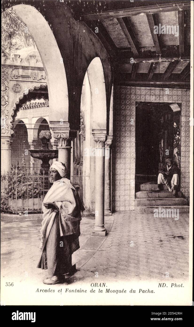 Oran Algerien, Arcades et Fontaine de la Mosquee du Pacha, Einheimische ...