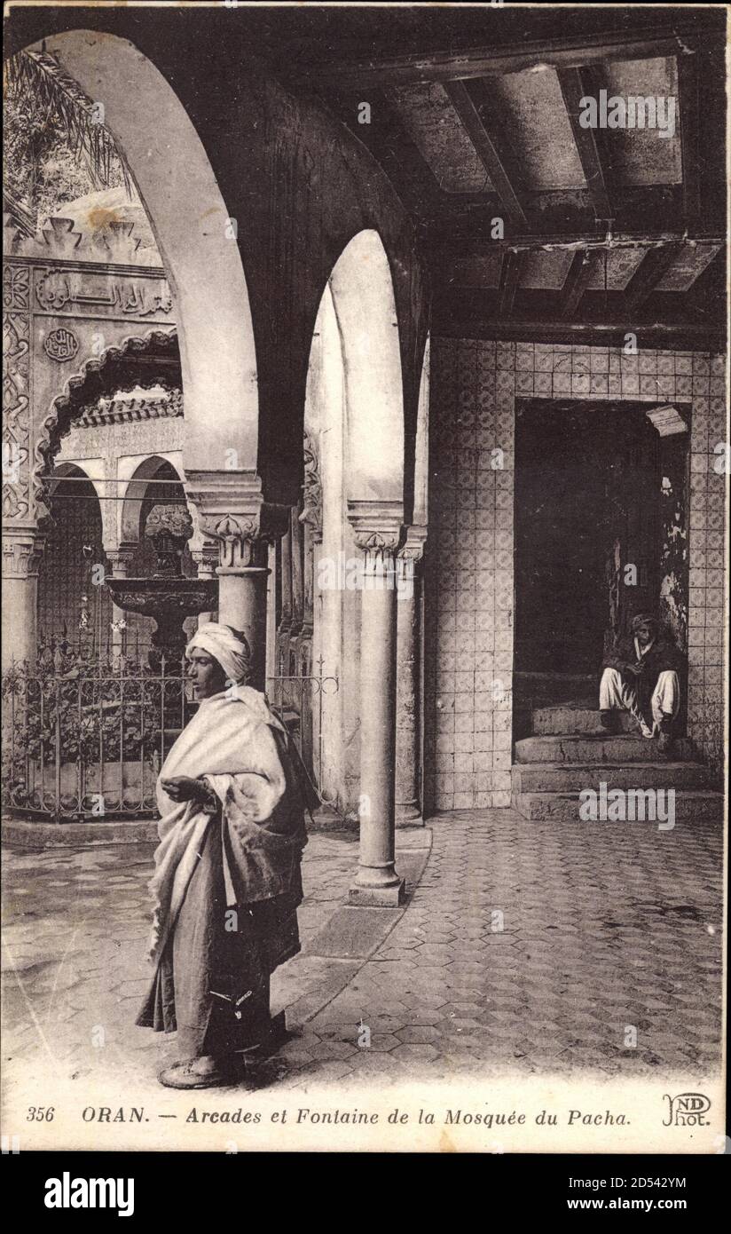 Oran Algerien, Arcades et Fontaine de la Mosquee du Pacha, Einheimische ...