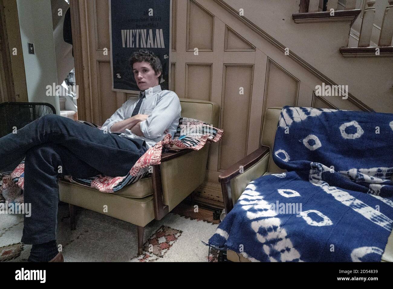 THE TRIAL OF THE CHICAGO 7, Eddie Redmayne as Tom Hayden, 2020. ph ...