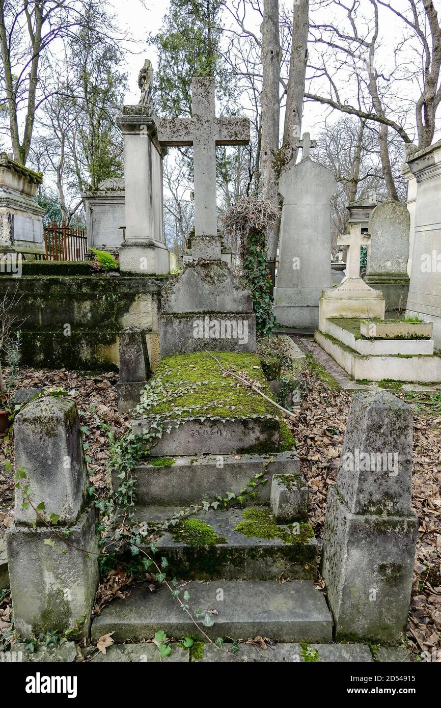 Cimetiere du Pere Lachaise typical french cemetery, Photo image a ...