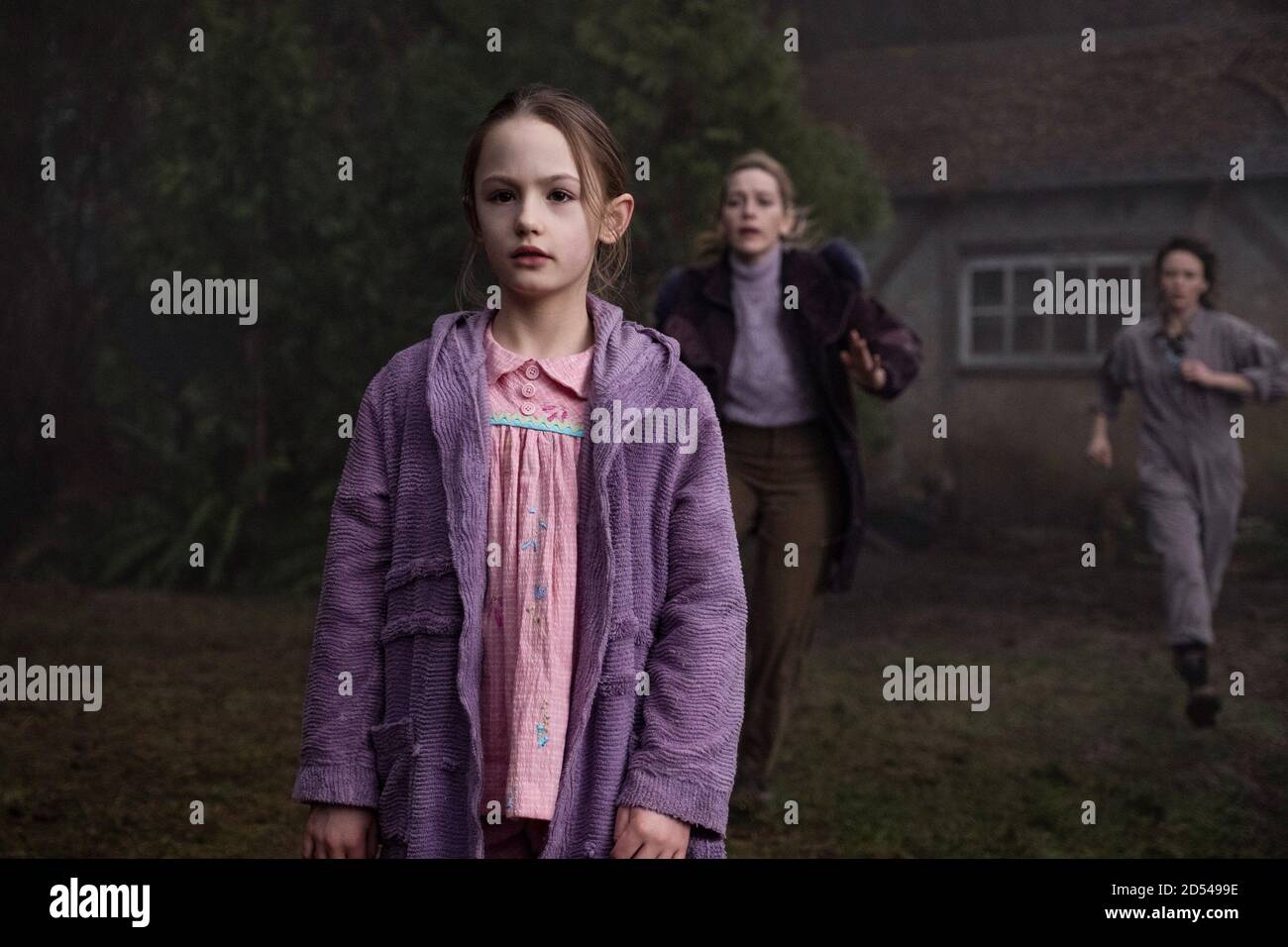 THE HAUNTING OF BLY MANOR, from left: Amelie Bea Smith, Victoria ...