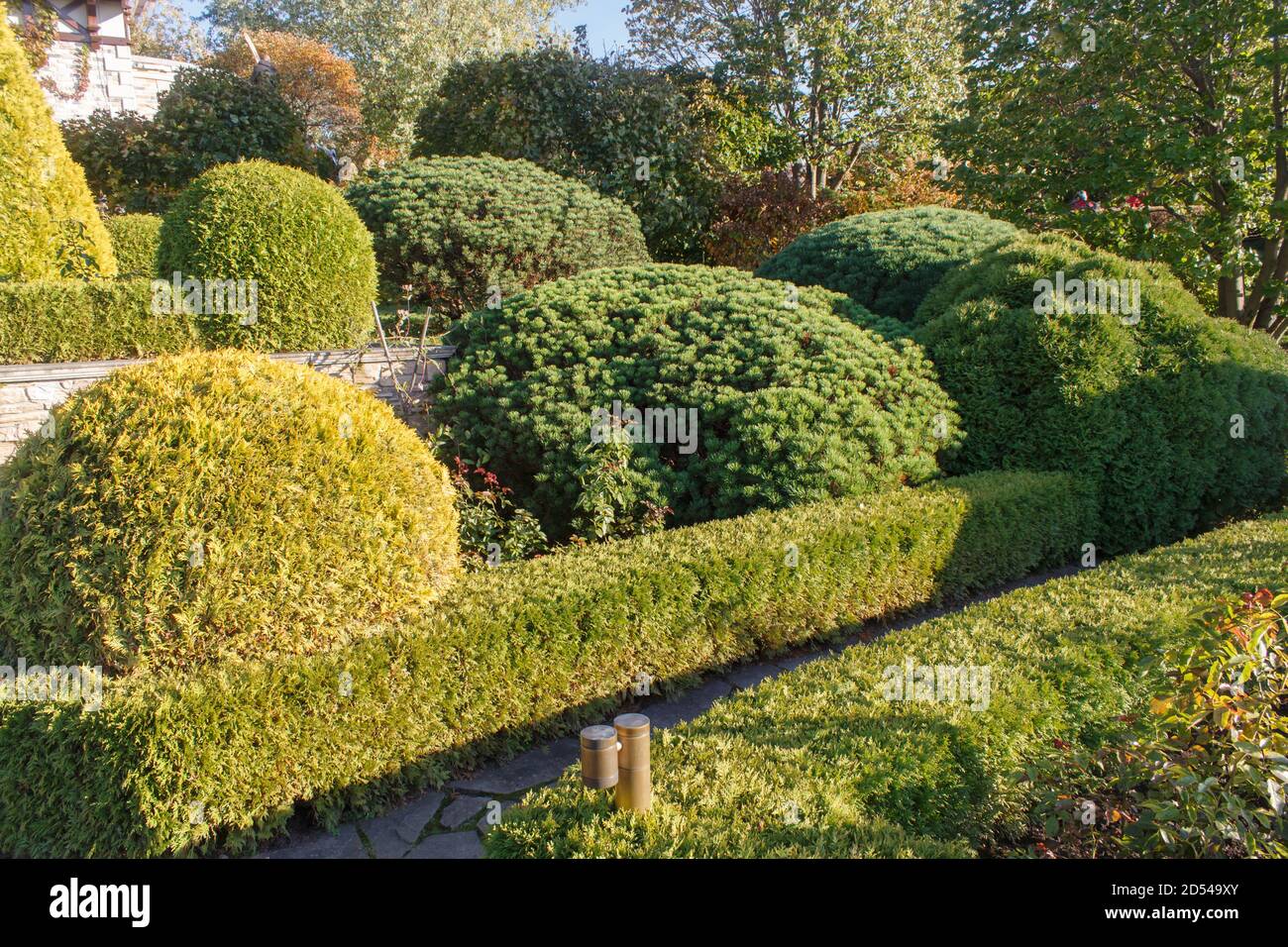 Garden Modern Hedges High Resolution Stock Photography and Images - Alamy