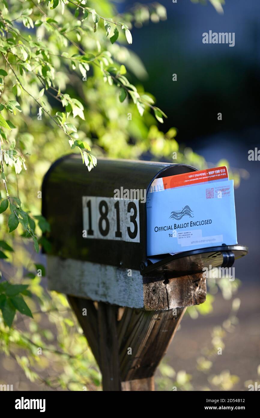 Curbside voting box hi-res stock photography and images - Alamy